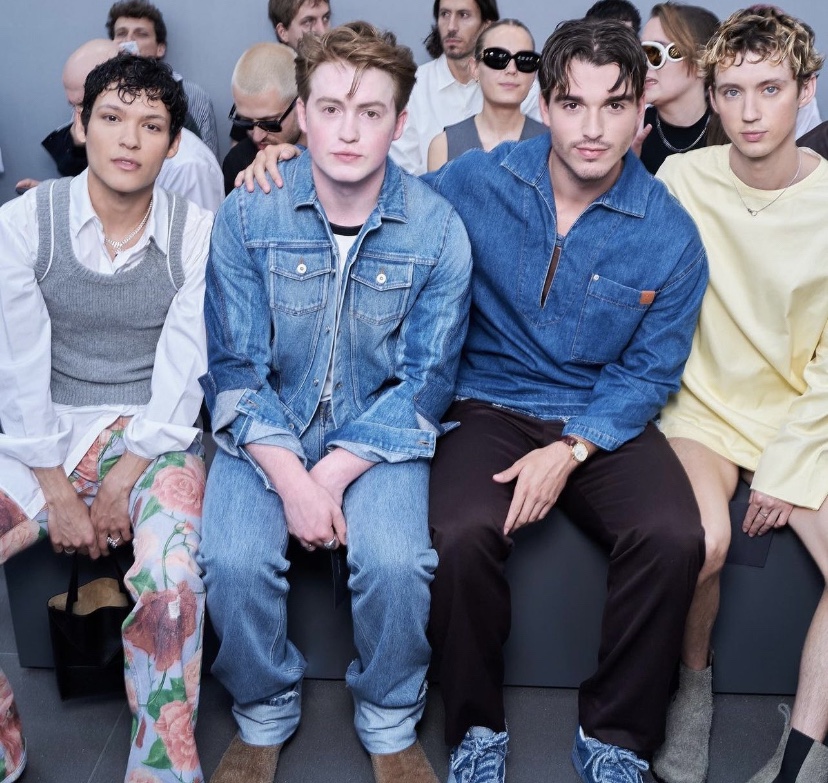 “Heartstopper” Star Kit Connor Sits With Omar Rudberg At Fashion Show ...