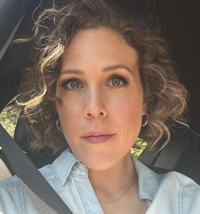 “When Calls The Heart” Star Erin Pretty In Blue For Season 10 Press Day ...