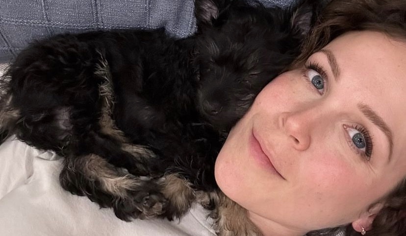 “When Calls The Heart” Star Erin Has A Puppy Family Reunion - Media Traffic