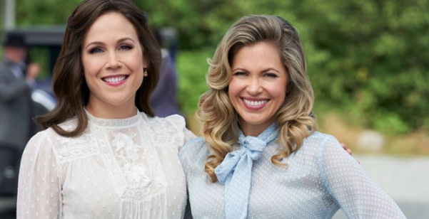 “When Calls The Heart” Star Erin Hangs Out With Pascale After Season 10 ...