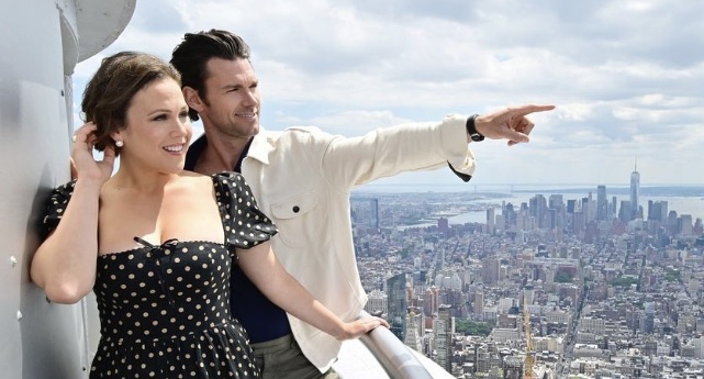 “When Calls The Heart” Stars Erin & Kevin Visits Empire State Building ...